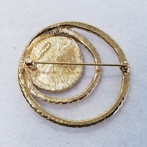 Monet | Jewelry | Vintage Monet Gold Tone Broochpin Wfaux Pearl | Poshmark